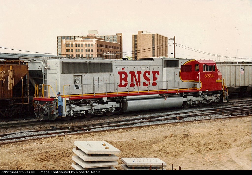 BNSF 8252